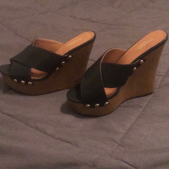 Shoes | Barely Worn Wedge | Poshmark